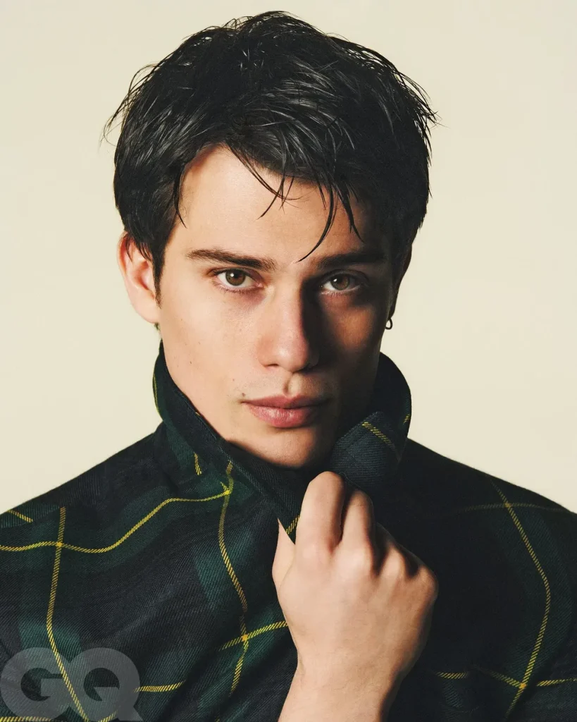 Top 50 Most Attractive Famous Male Celebrities